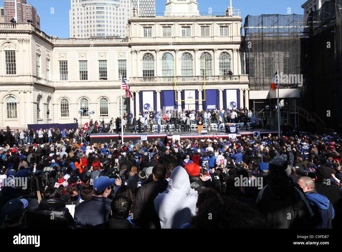 Overview of the crowds of Giants fans at a public appearance for New ...