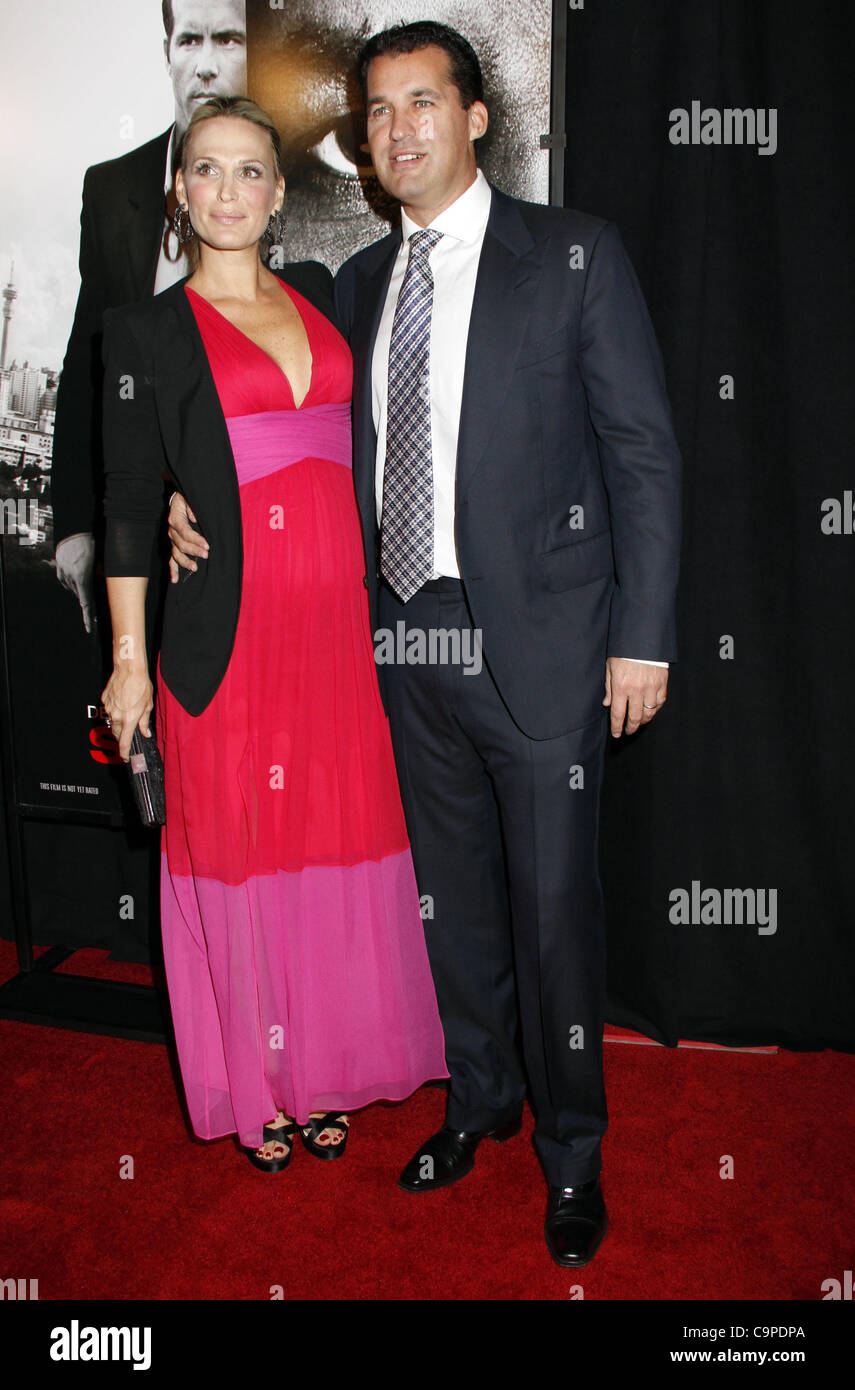 Feb. 7, 2012 - New York, New York, U.S. - Molly Sims arrives for the ...