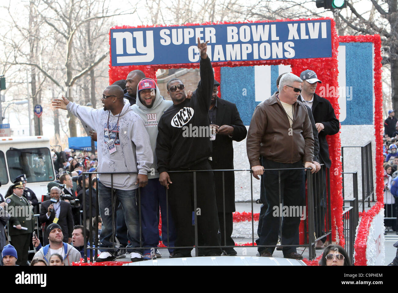 Victory parade float hi-res stock photography and images - Alamy