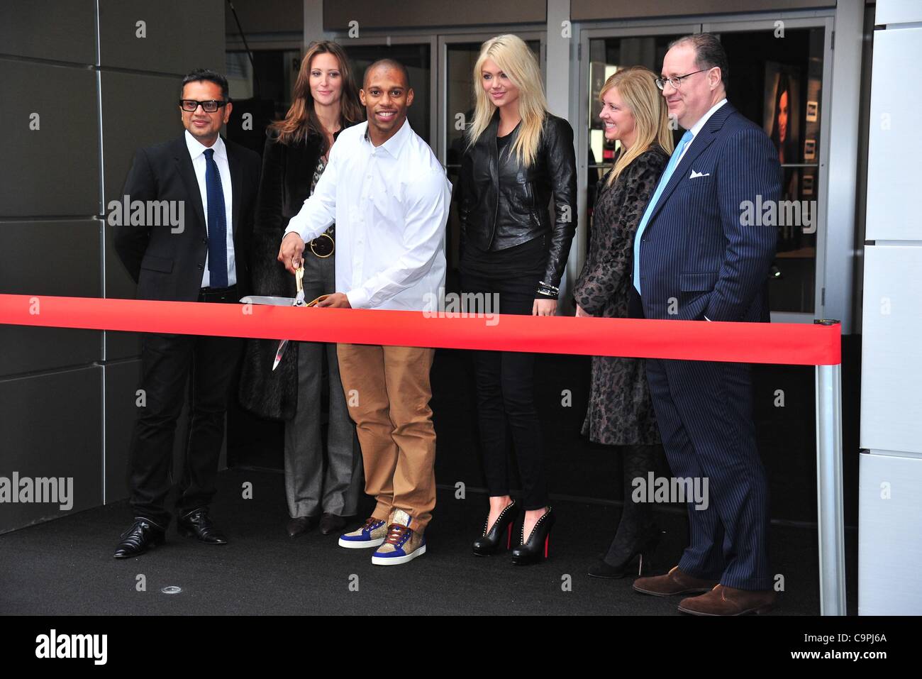 Naeem Khan, Stephanie Winston-Wolkoff, Victor Cruz, Kate Upton, Lisa ...