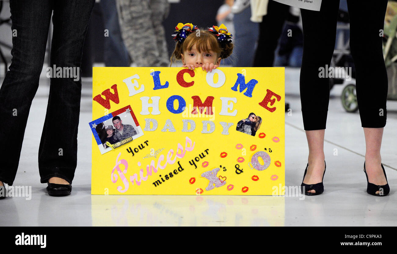 Feb. 8, 2012 - Las Vegas, Nevada, USA - KELLY BECHTEL, 5, waits for her ...