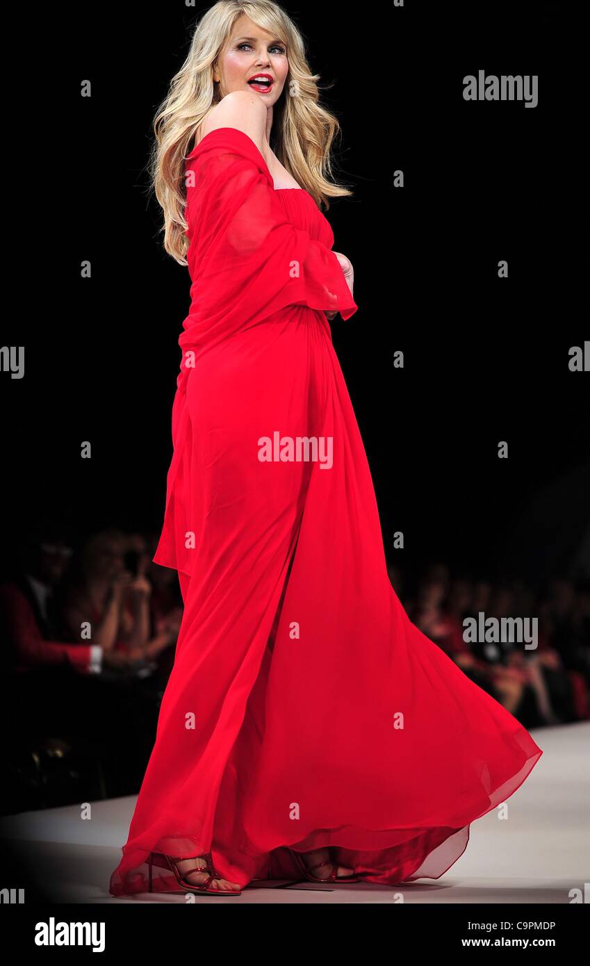 Christie Brinkley on the runway for The 2012 Heart Truth Red Dress ...