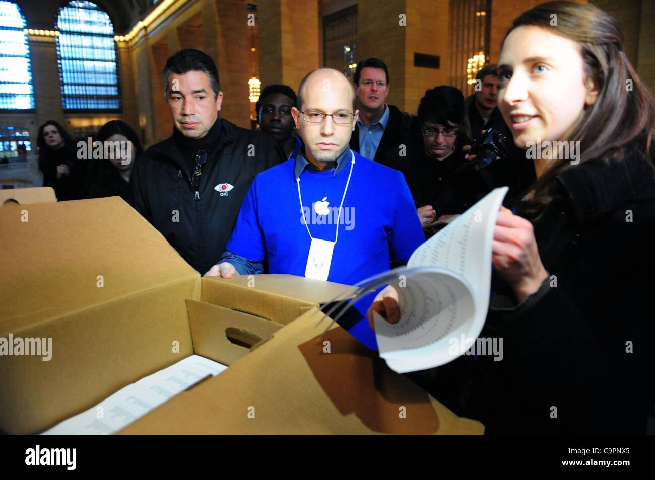 Feb. 9, 2012 - Manhattan, New York, U.S. - SARAH RYAN delivers ...