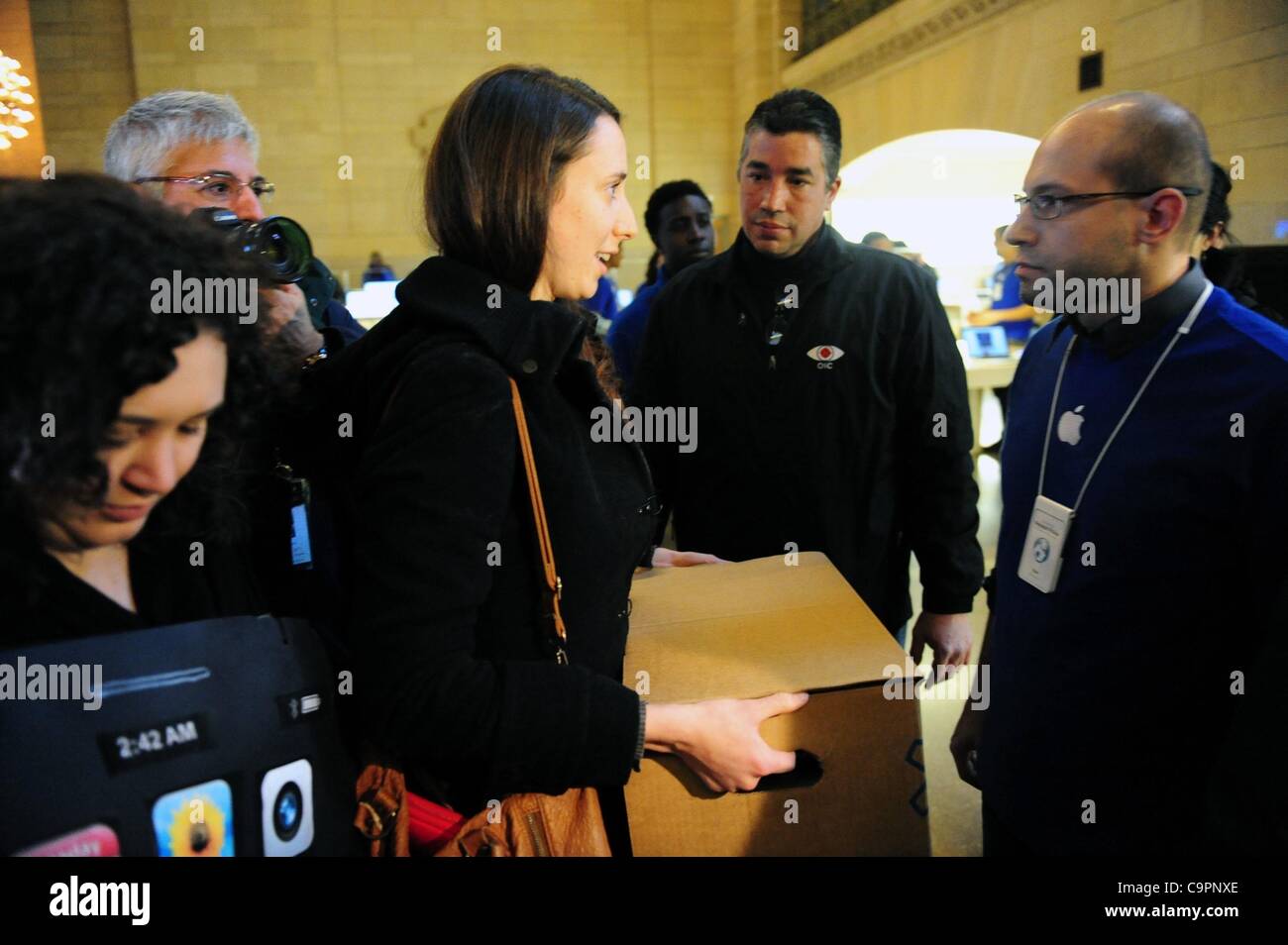Feb. 9, 2012 - Manhattan, New York, U.S. - SARAH RYAN delivers ...