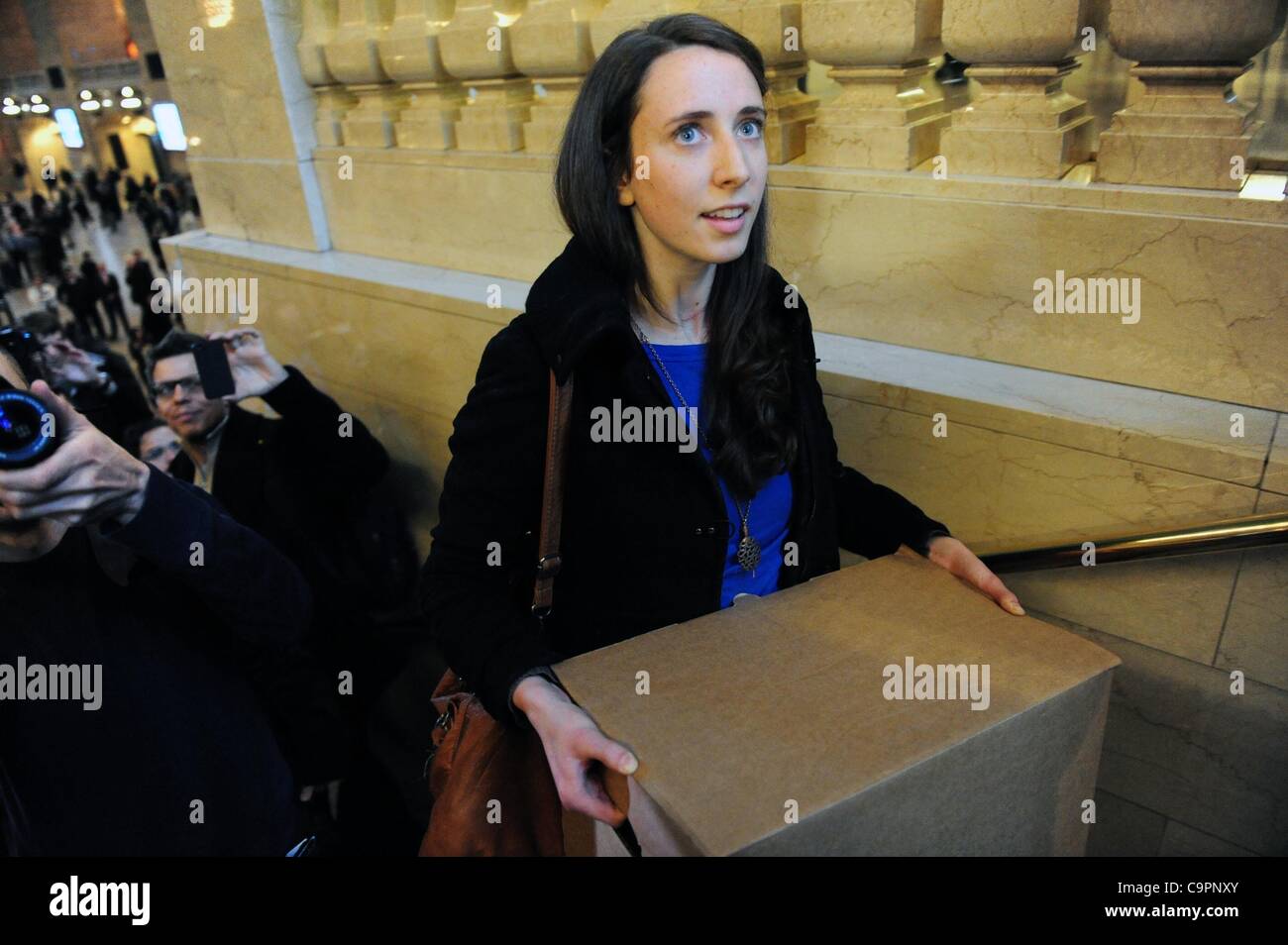 Feb. 9, 2012 - Manhattan, New York, U.S. - SARAH RYAN delivers ...