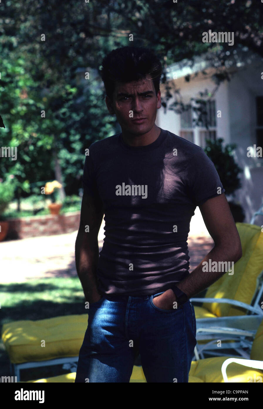 F5045.CHARLIE SHEEN. 10/30/1987(Credit Image: Â© Robert Nese/Globe ...