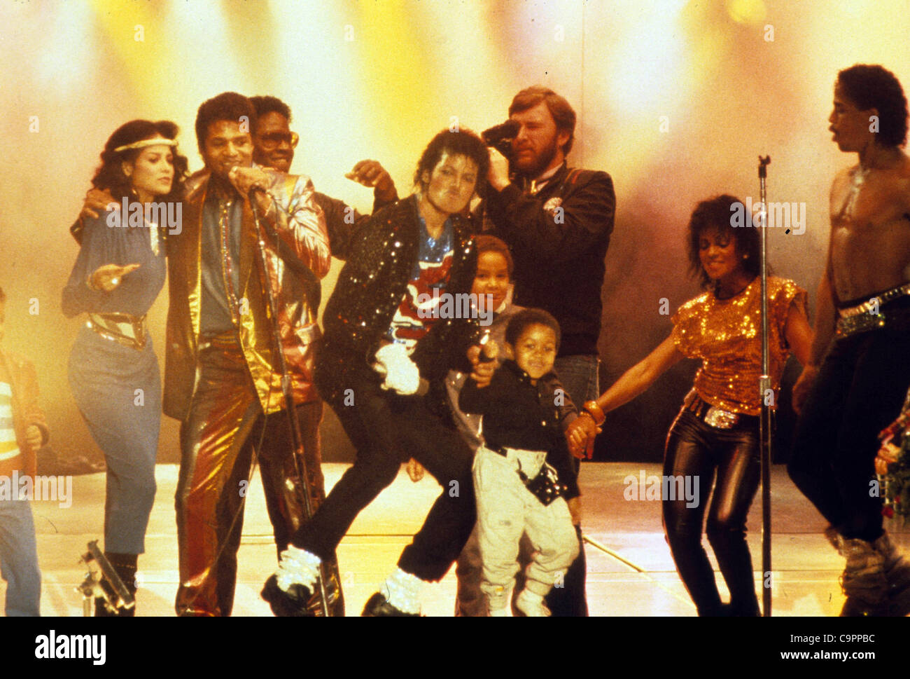 F0317.MICHAEL JACKSON & EMMANUEL LEWIS.L.A. Concert. 12/12/1984(Credit ...