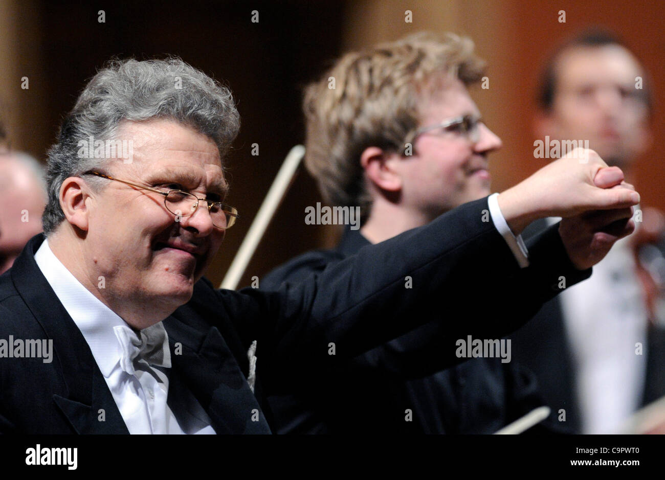 Russian conductor Vassily Sinaisky, left, and German cellist Julian ...