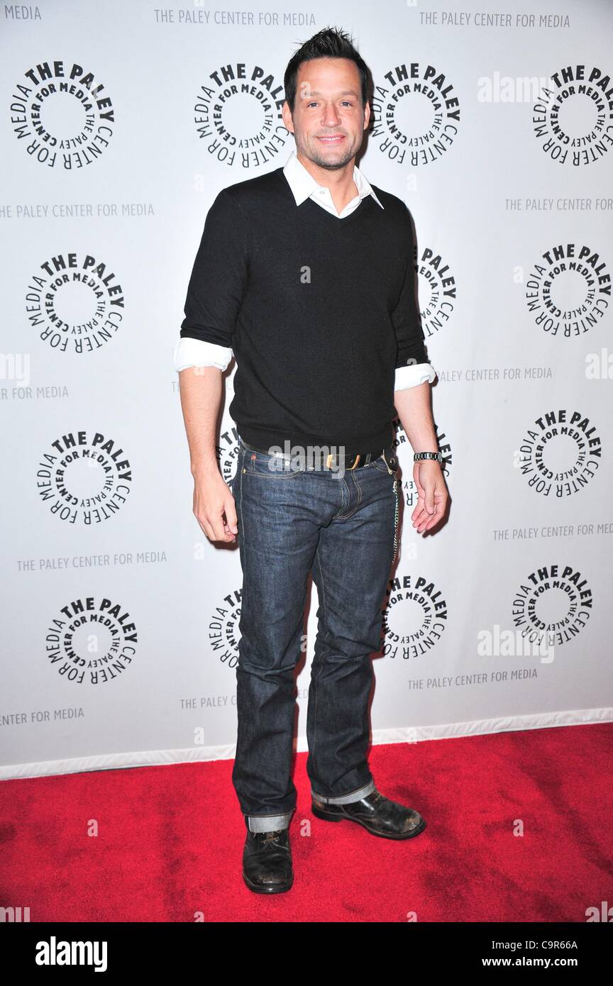 Josh Hopkins at a public appearance for COUGAR TOWN Season Three ...