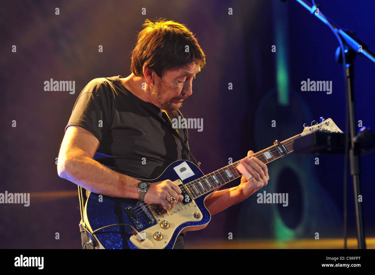 Is performing in st petersburg hi-res stock photography and images - Alamy