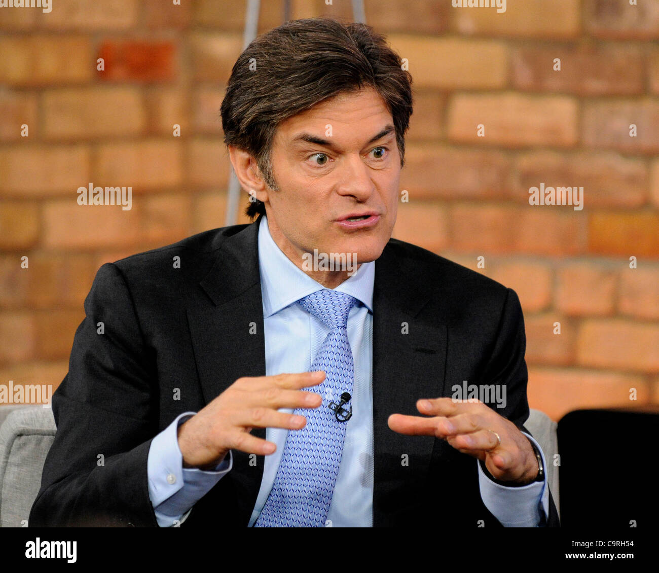 February 13, 2012 - Toronto, Canada - Dr. Mehmet Oz of Dr. Oz Show ...