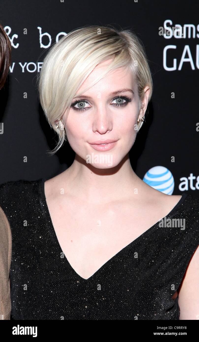 Ashlee simspon at arrivals for FASHION: TAKE NOTE STUDIO Valentine's ...