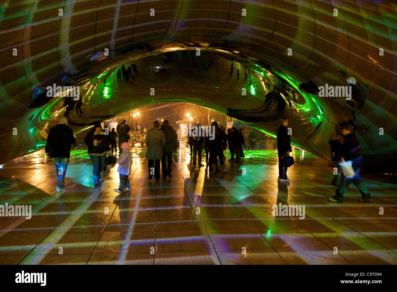 Cloud gate chicago luminous field hi-res stock photography and images ...
