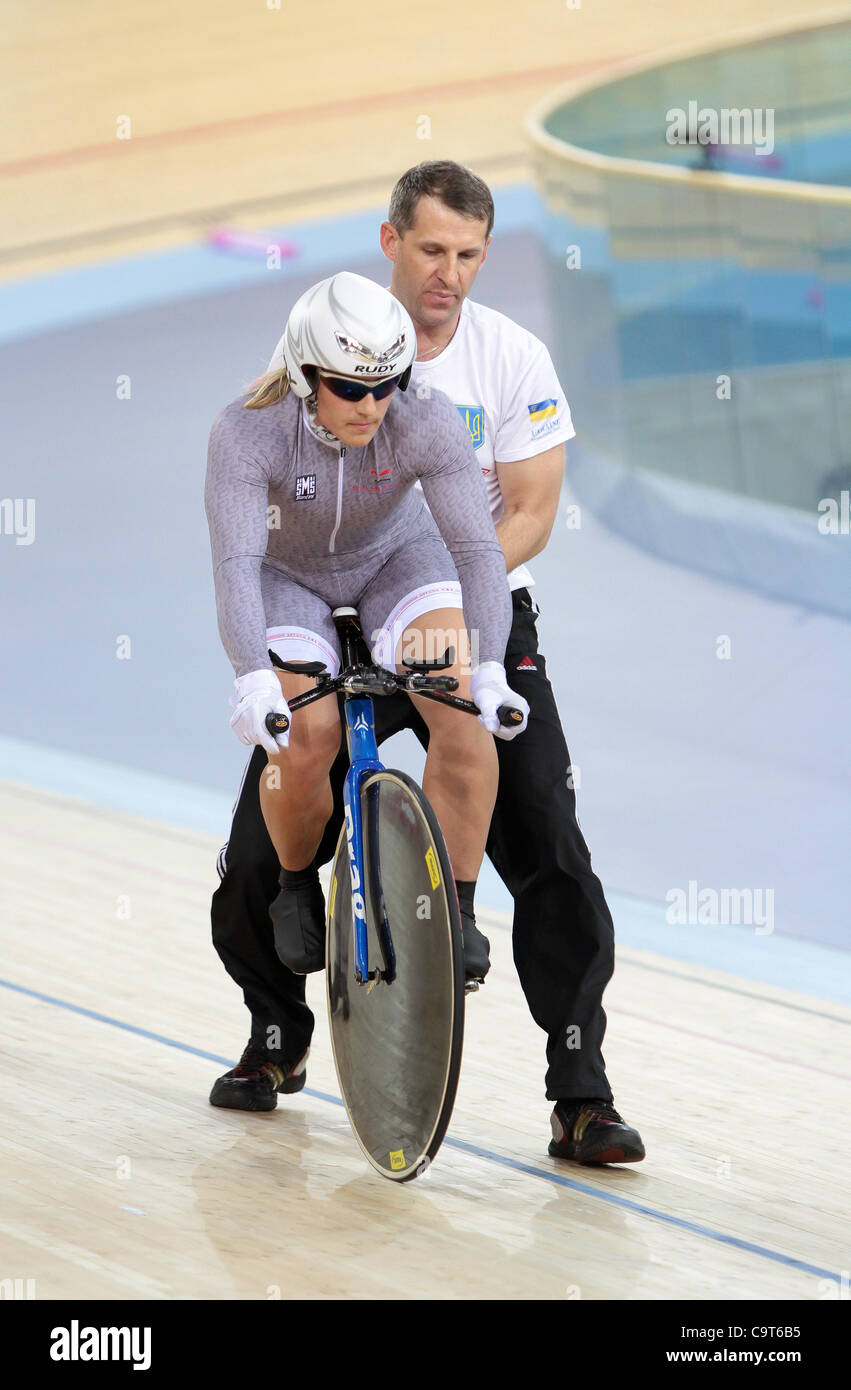 Women athletes olympic track hi-res stock photography and images - Alamy