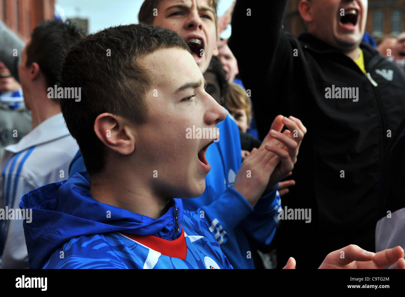 Rangers fc fans hi-res stock photography and images - Alamy