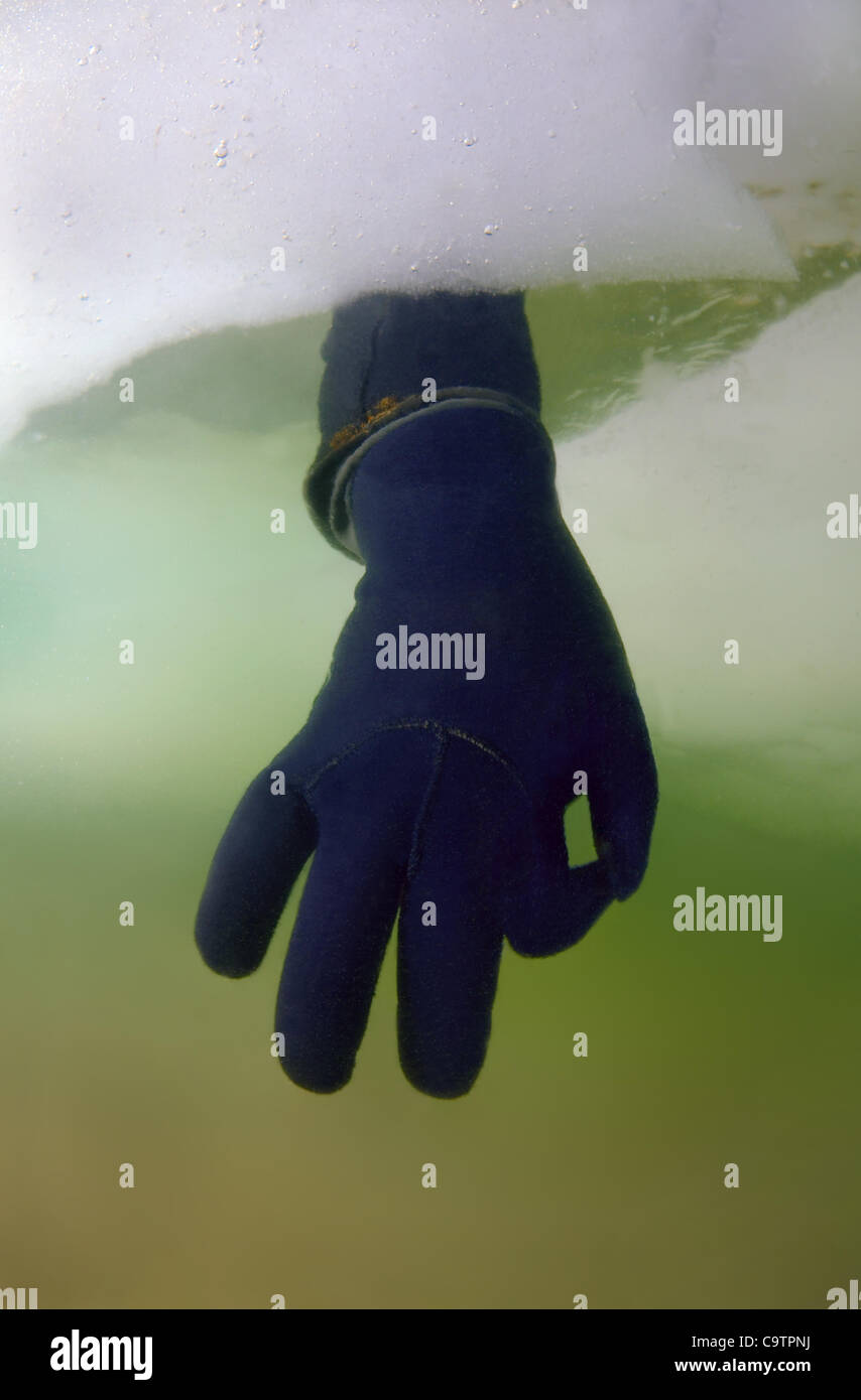 Hand signals scuba diving in hi-res stock photography and images - Alamy