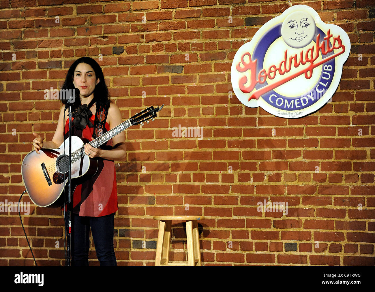 Feb. 17, 2012 - Raleigh, North Carolina; USA - Comedian LAHNA TURNER ...