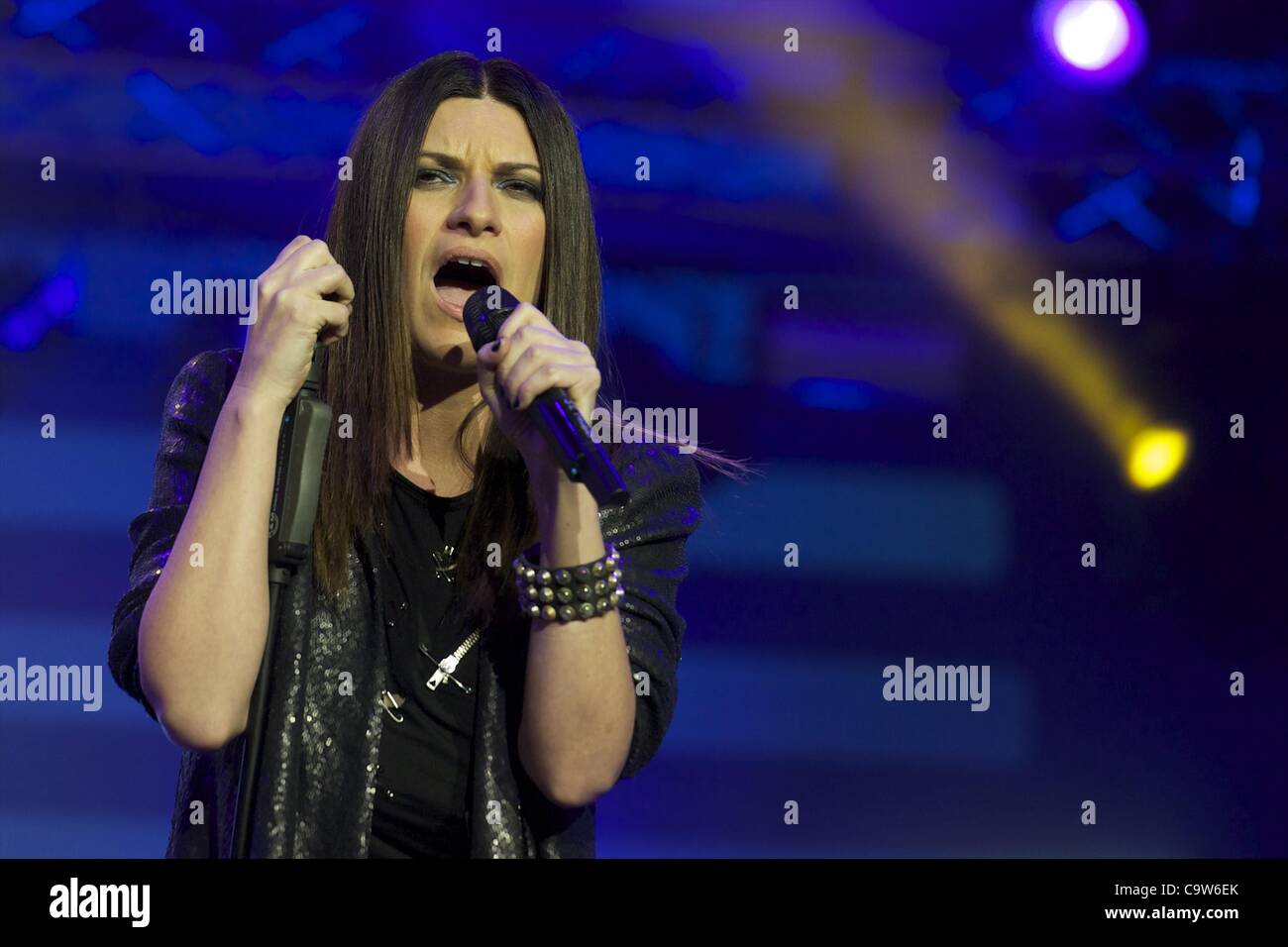 Laura pausini hi-res stock photography and images - Alamy