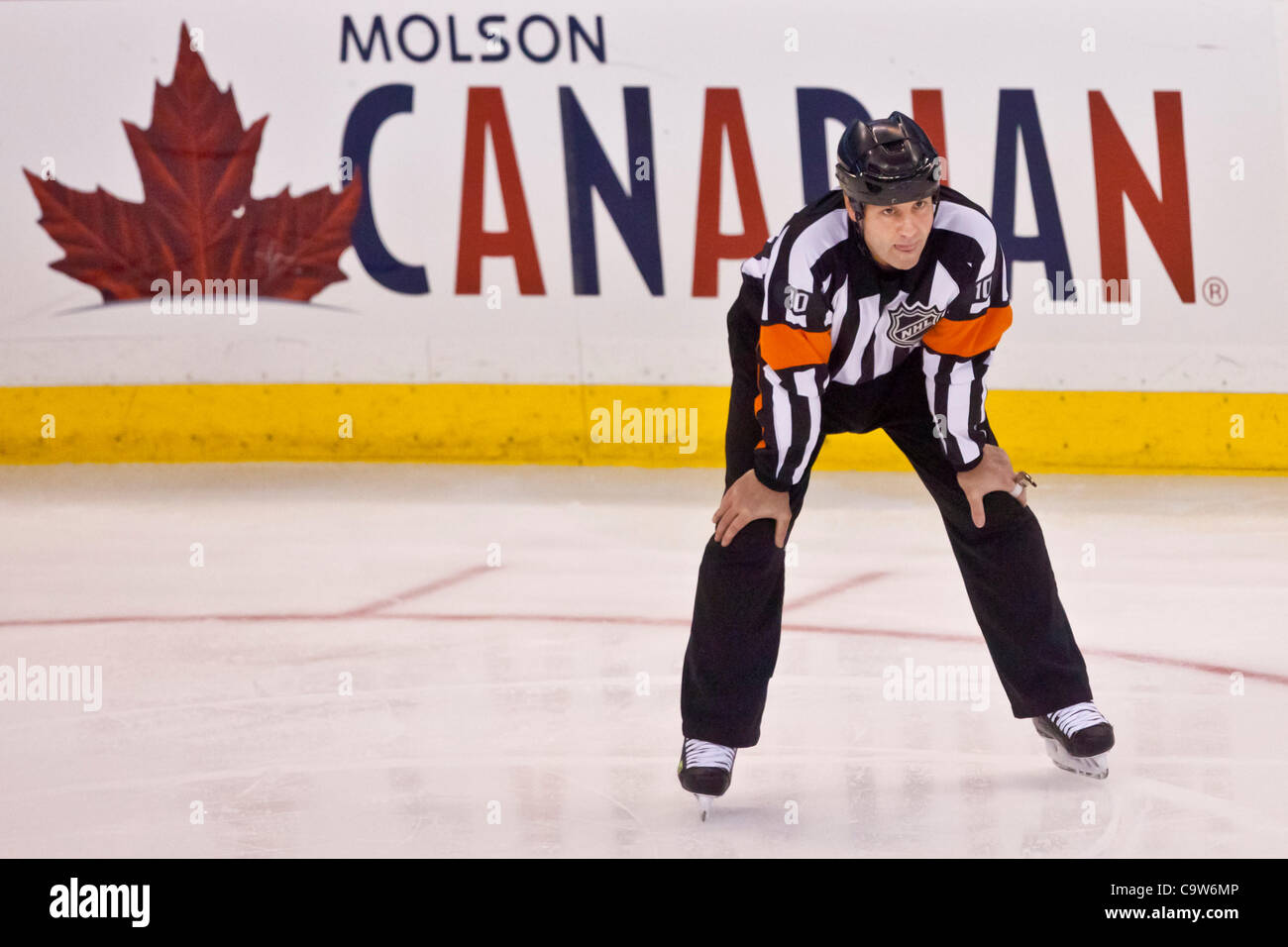 Nhl referee hi-res stock photography and images - Alamy