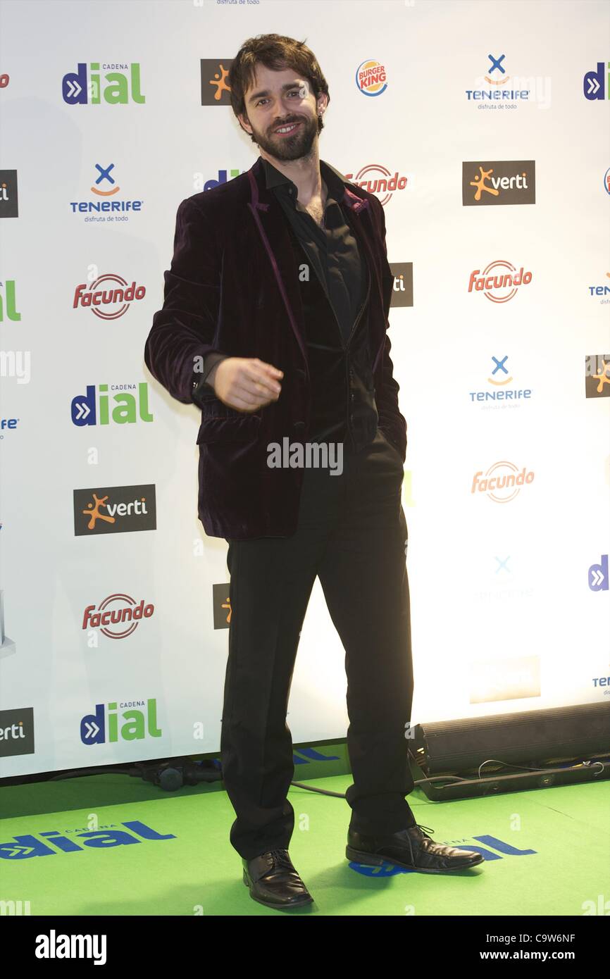 Cadena amarilla hi-res stock photography and images - Alamy