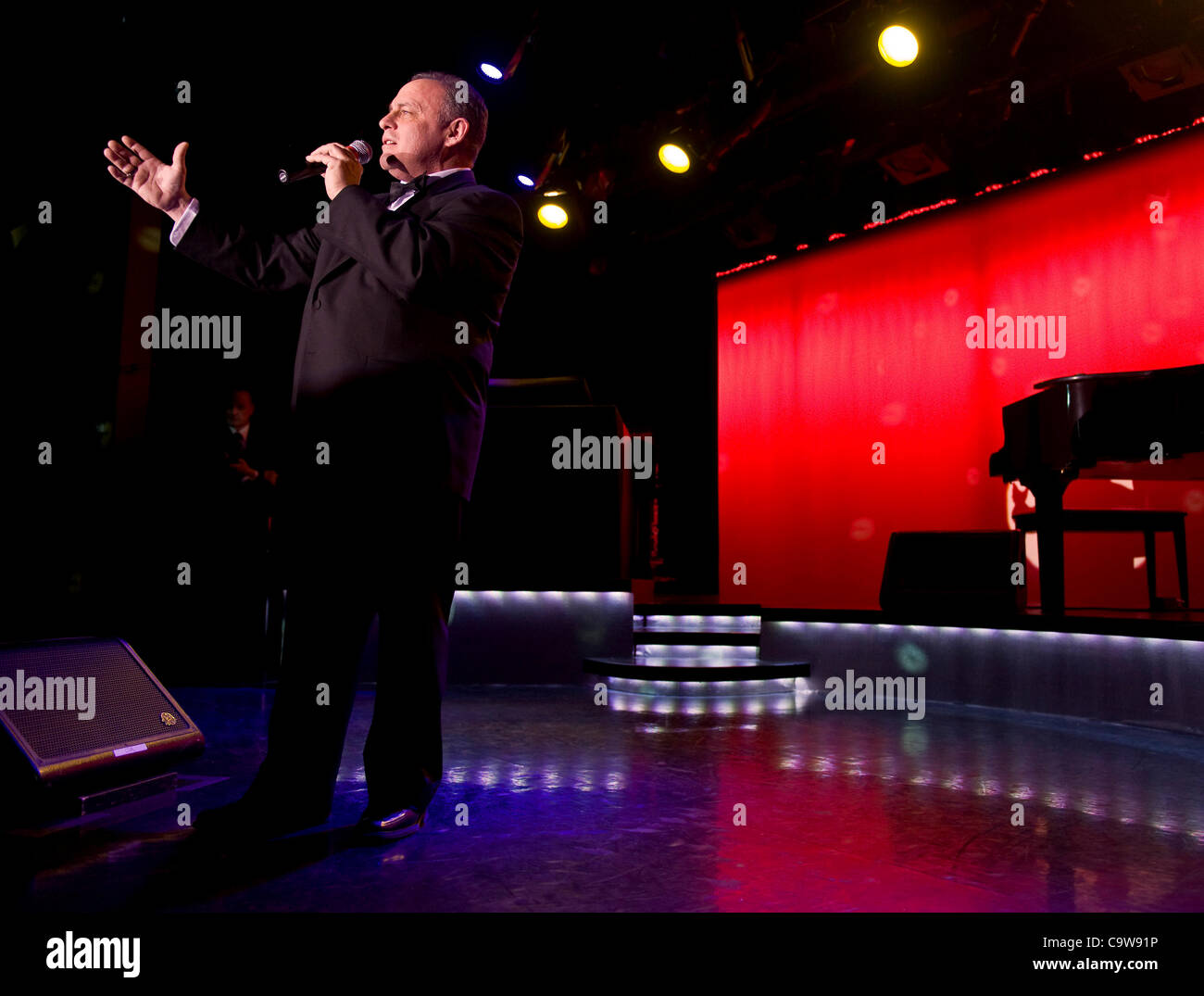 Young frank sinatra hi-res stock photography and images - Alamy