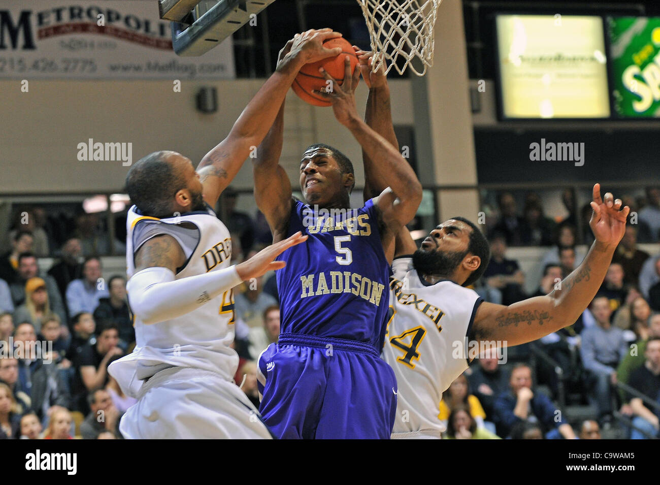 James madison dukes basketball hi-res stock photography and images - Alamy