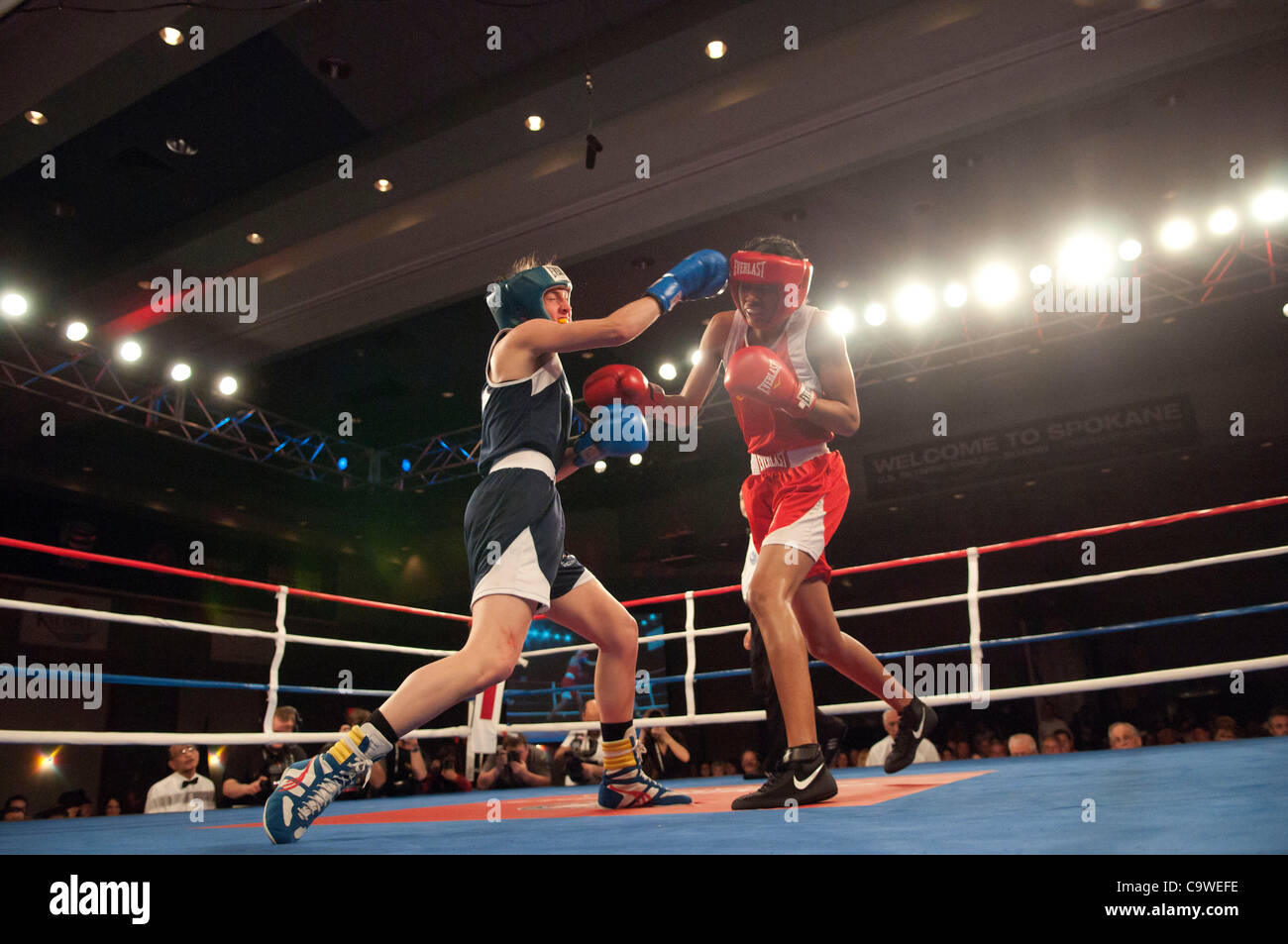 Mikaela mayer boxing hi-res stock photography and images - Alamy
