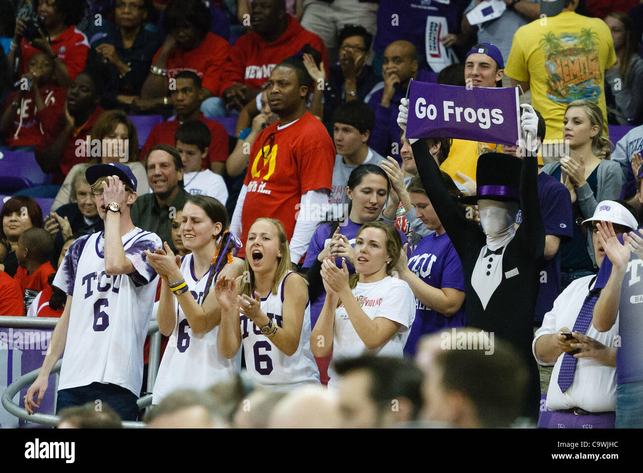 Mexico Fans Cheer On Their Team High Resolution Stock Photography and ...