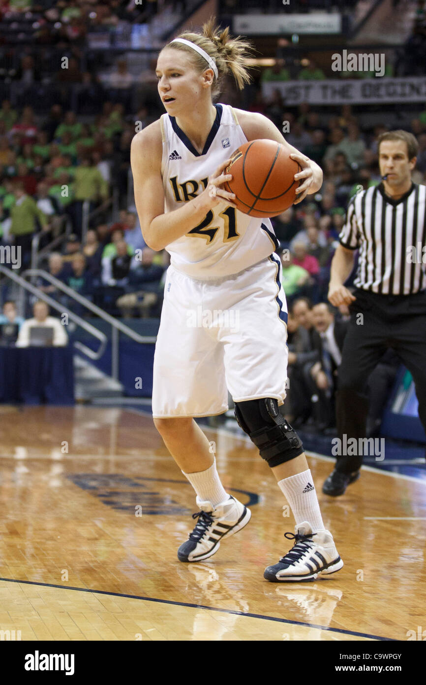 Feb. 25, 2012 - South Bend, Indiana, U.S - Notre Dame guard Natalie ...