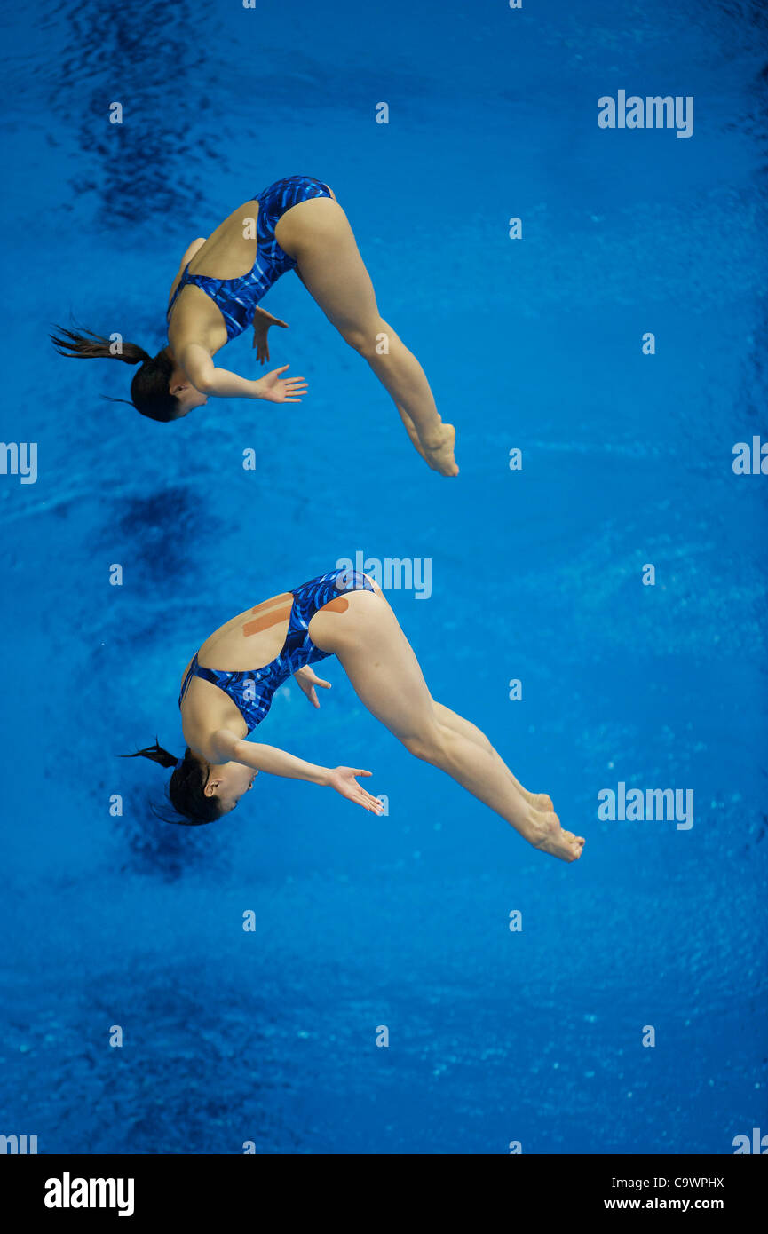 Springboard diving hi-res stock photography and images - Alamy