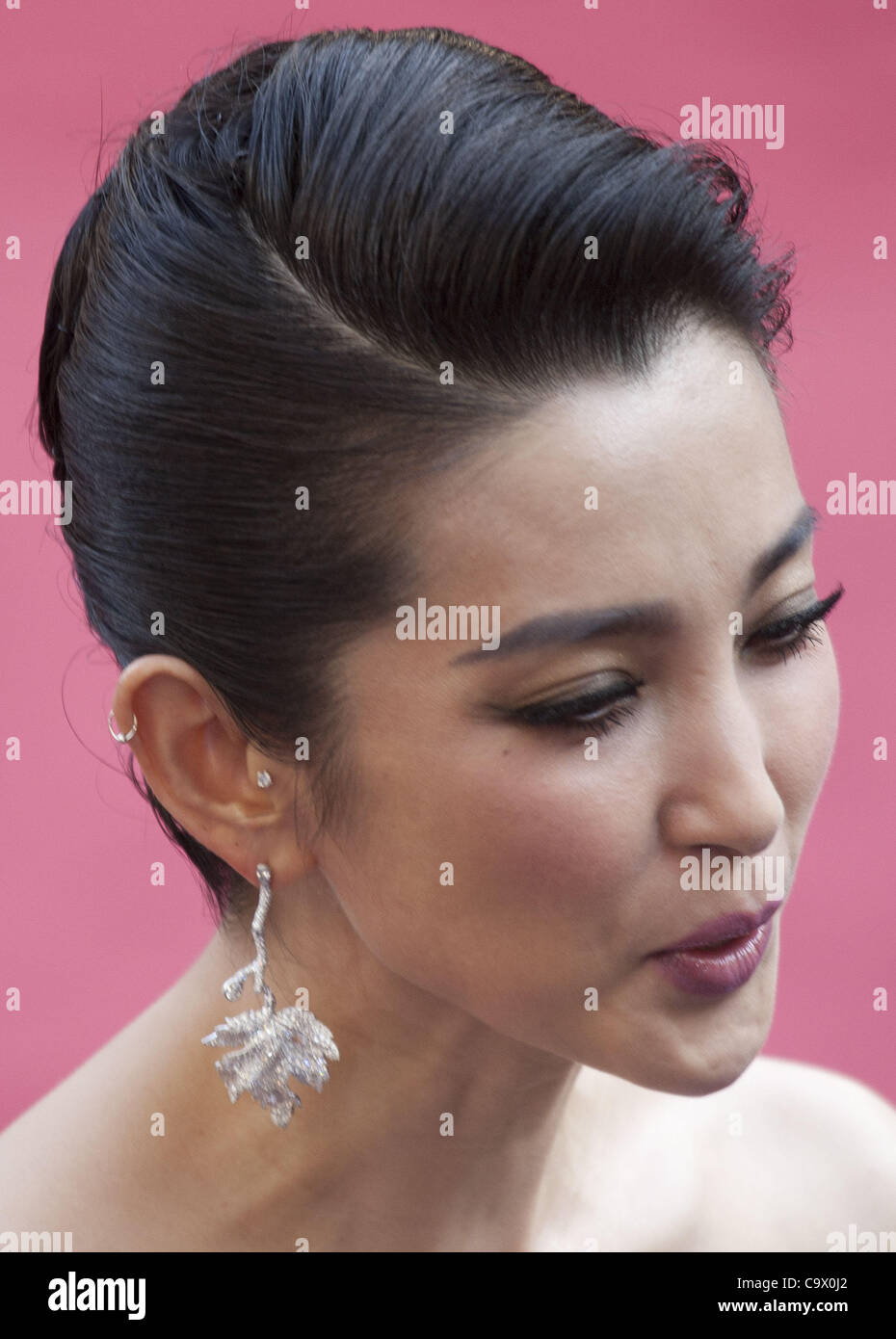 Feb. 26, 2012 - Hollywood, California, U.S - Actress Li Bingbing on the ...