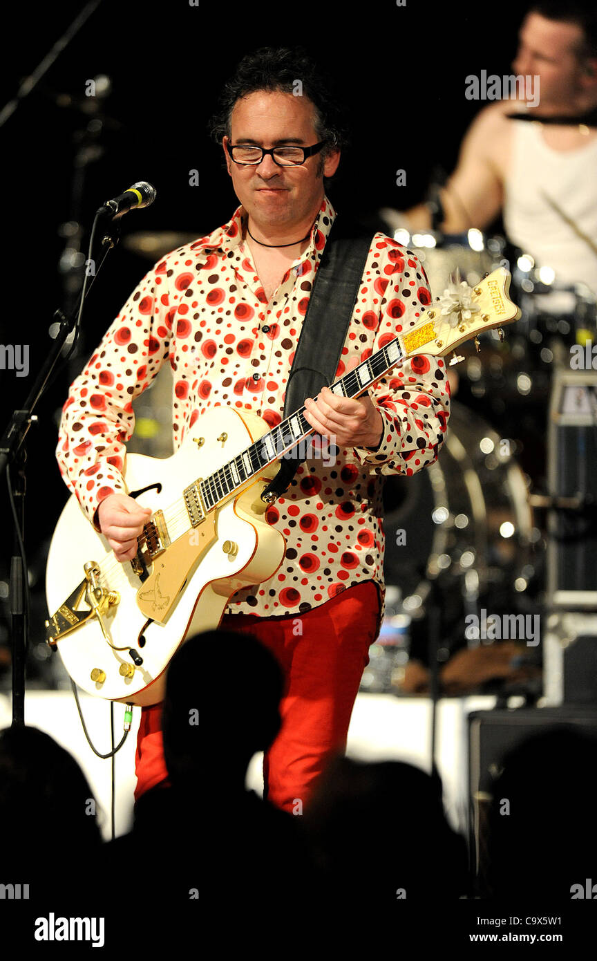 Saw doctors hi-res stock photography and images - Alamy