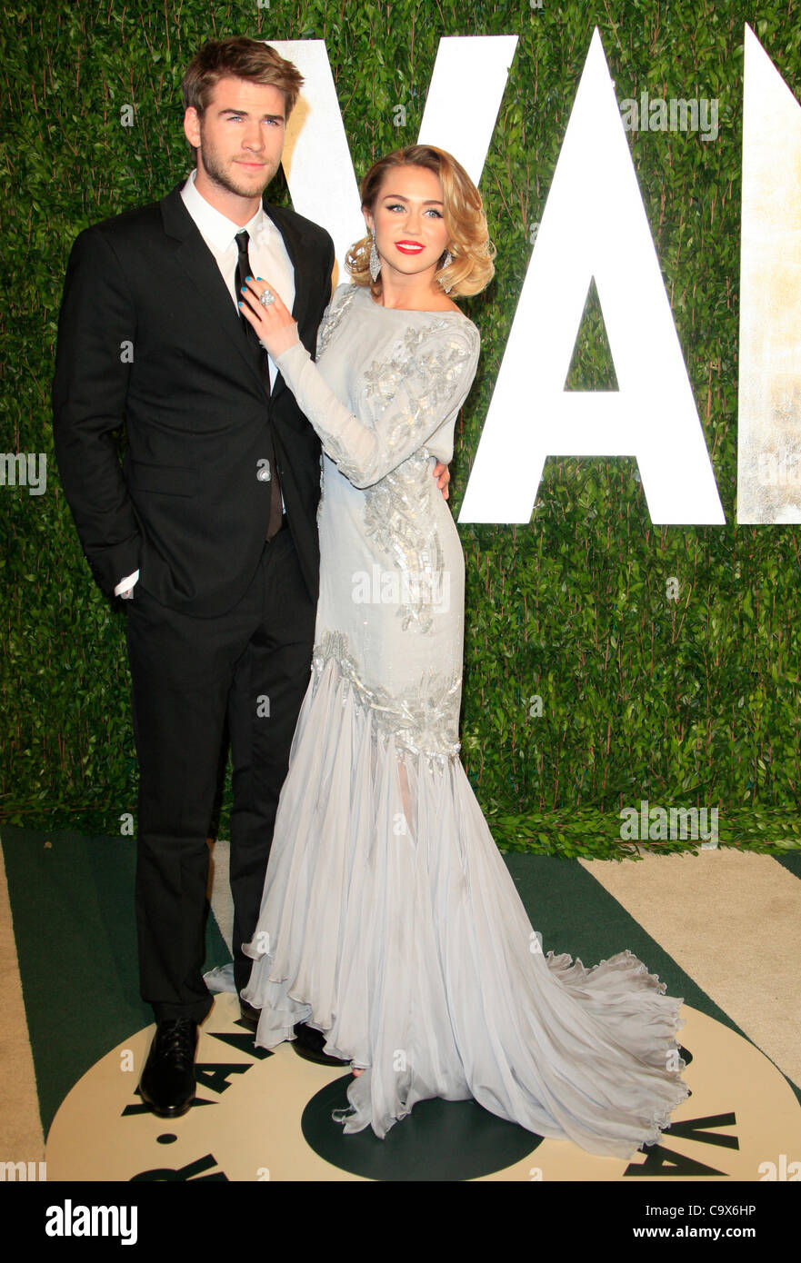 LIAM HEMSWORTH & MILEY CYRUS 2012 VANITY FAIR OSCAR PARTY LOS ANGELES ...