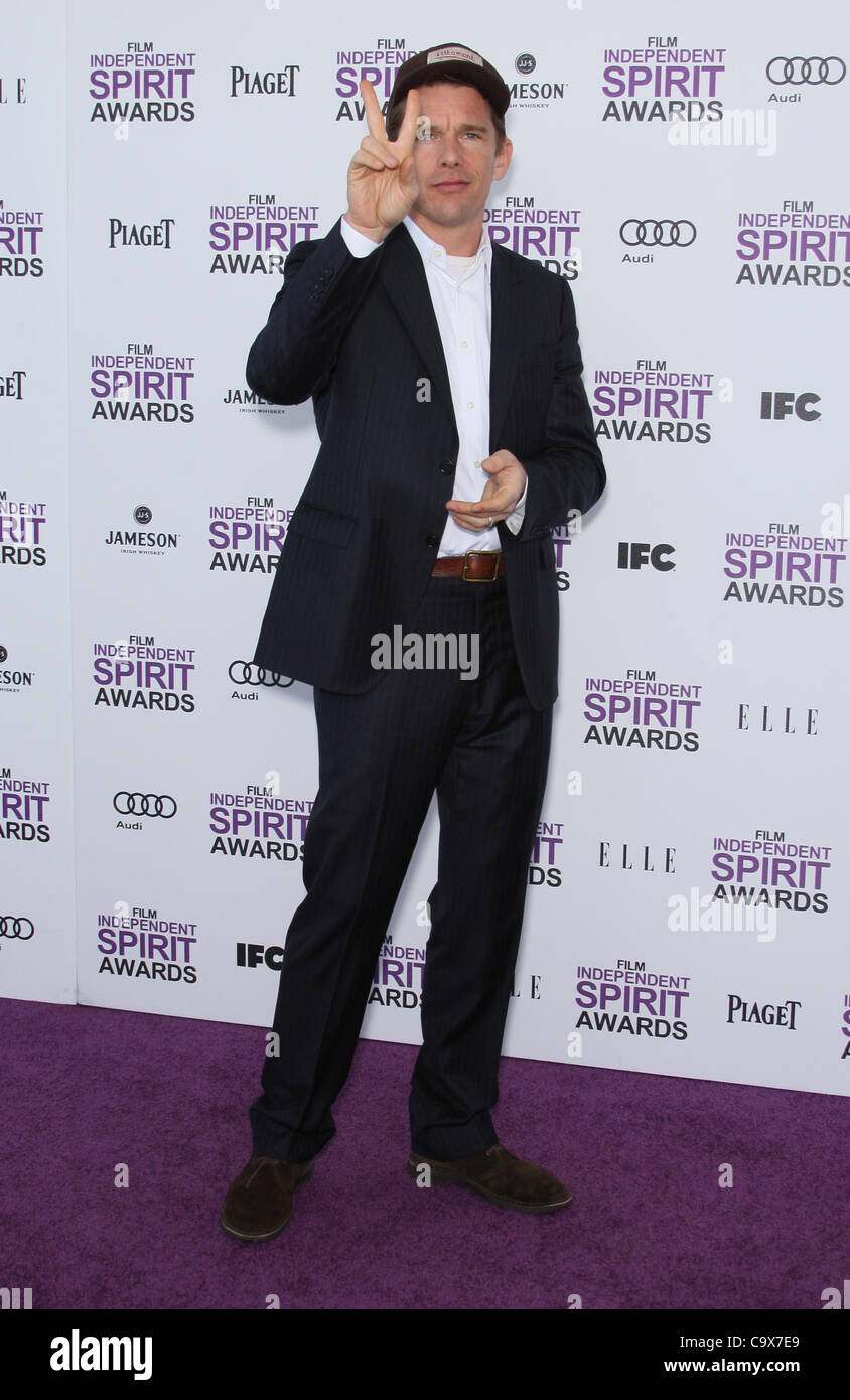 ETHAN HAWKE 2012 FILM INDEPENDENT SPIRIT AWARDS. ARRIVALS LOS ANGELES ...