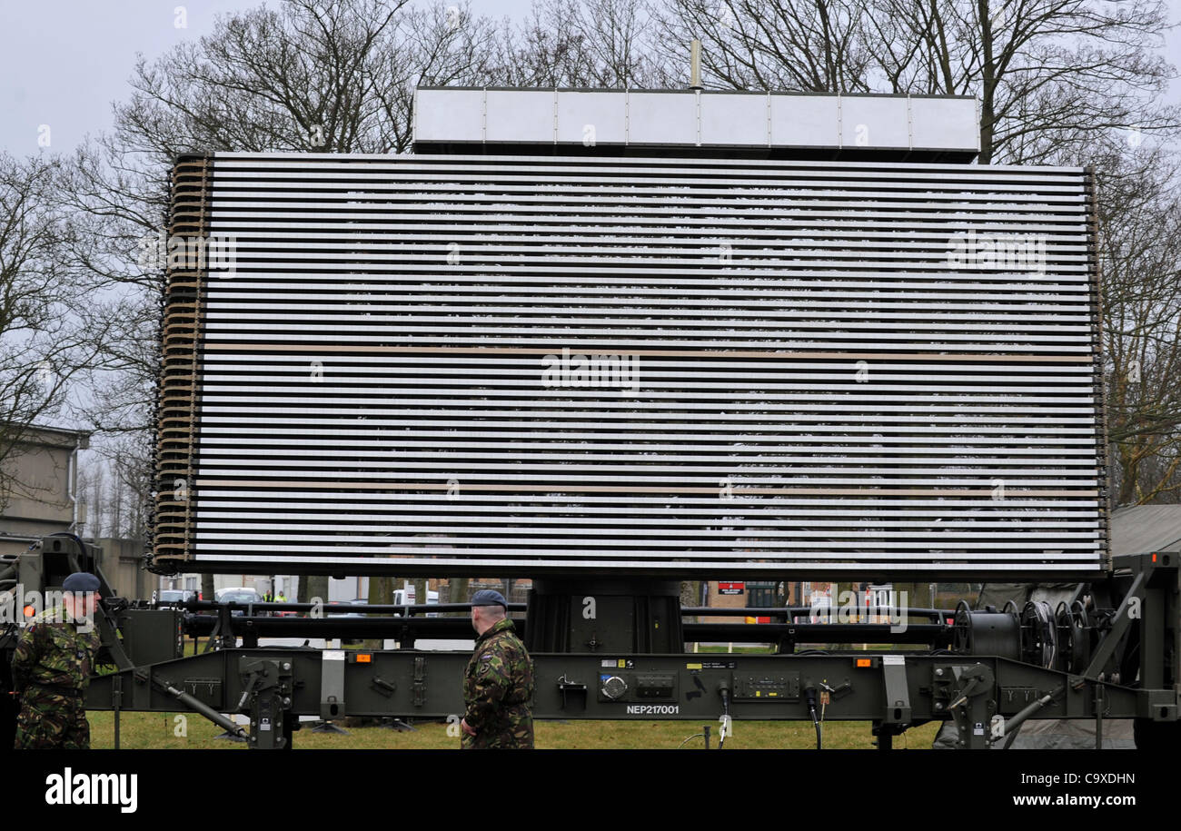 RAF Type 101 mobile Air Defence radar scanner. UK Stock Photo - Alamy