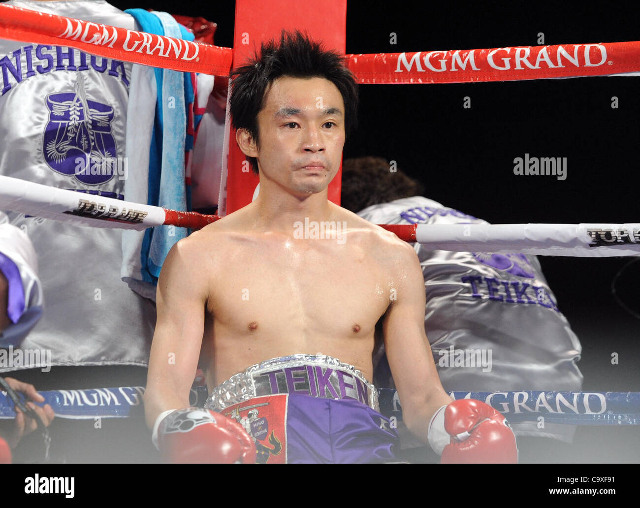 Toshiaki Nishioka (JPN), OCTOBER 1, 2011 - Boxing : Toshiaki Nishioka ...