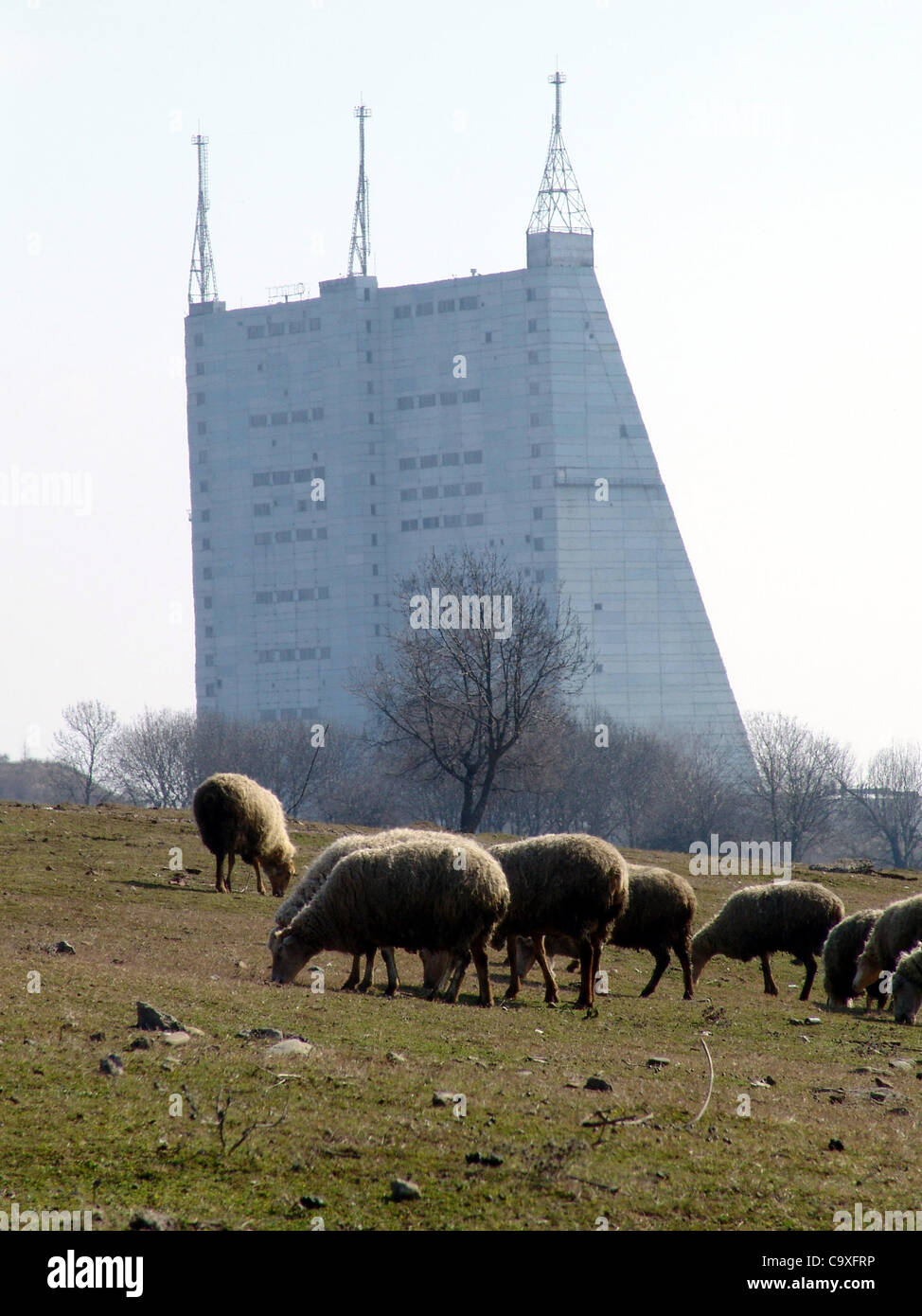 Phased array radar hi-res stock photography and images - Alamy