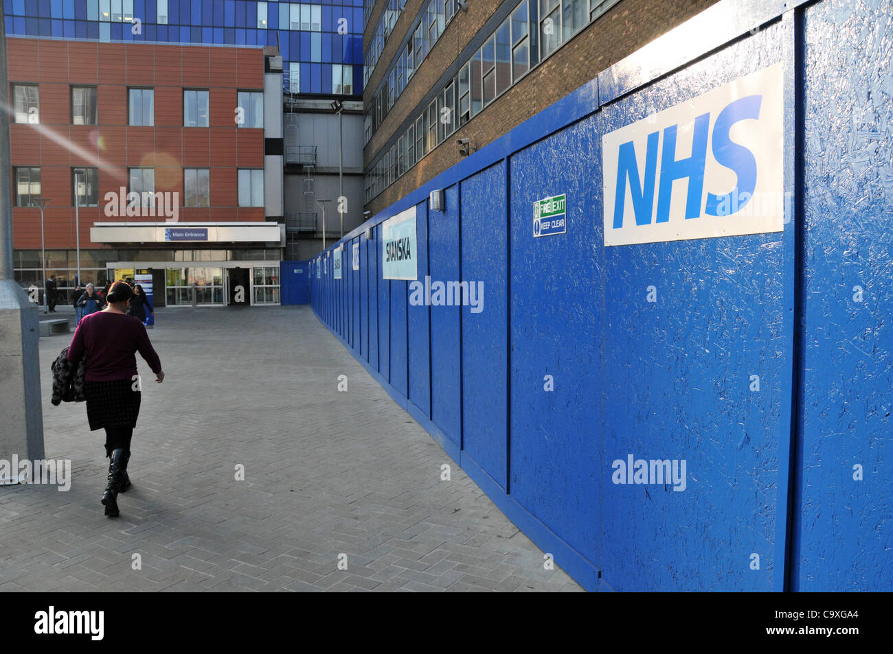 London. 1/3/12. The new main entrance of the New Royal London Hospital ...
