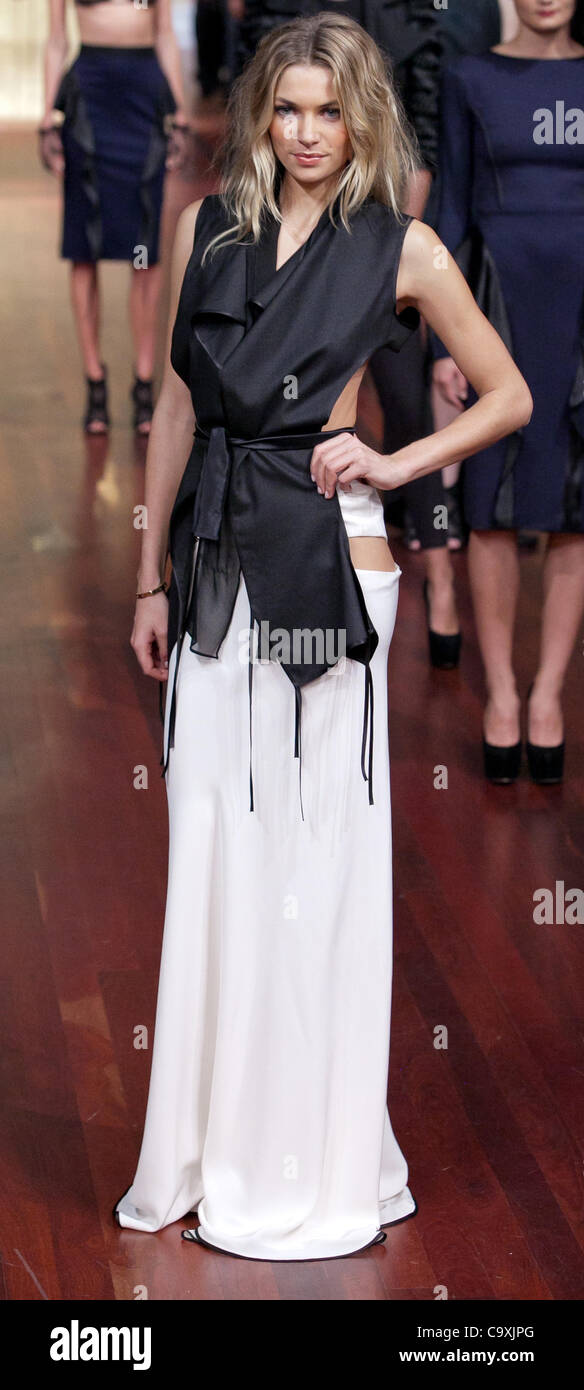 Jessica hart hi-res stock photography and images - Alamy