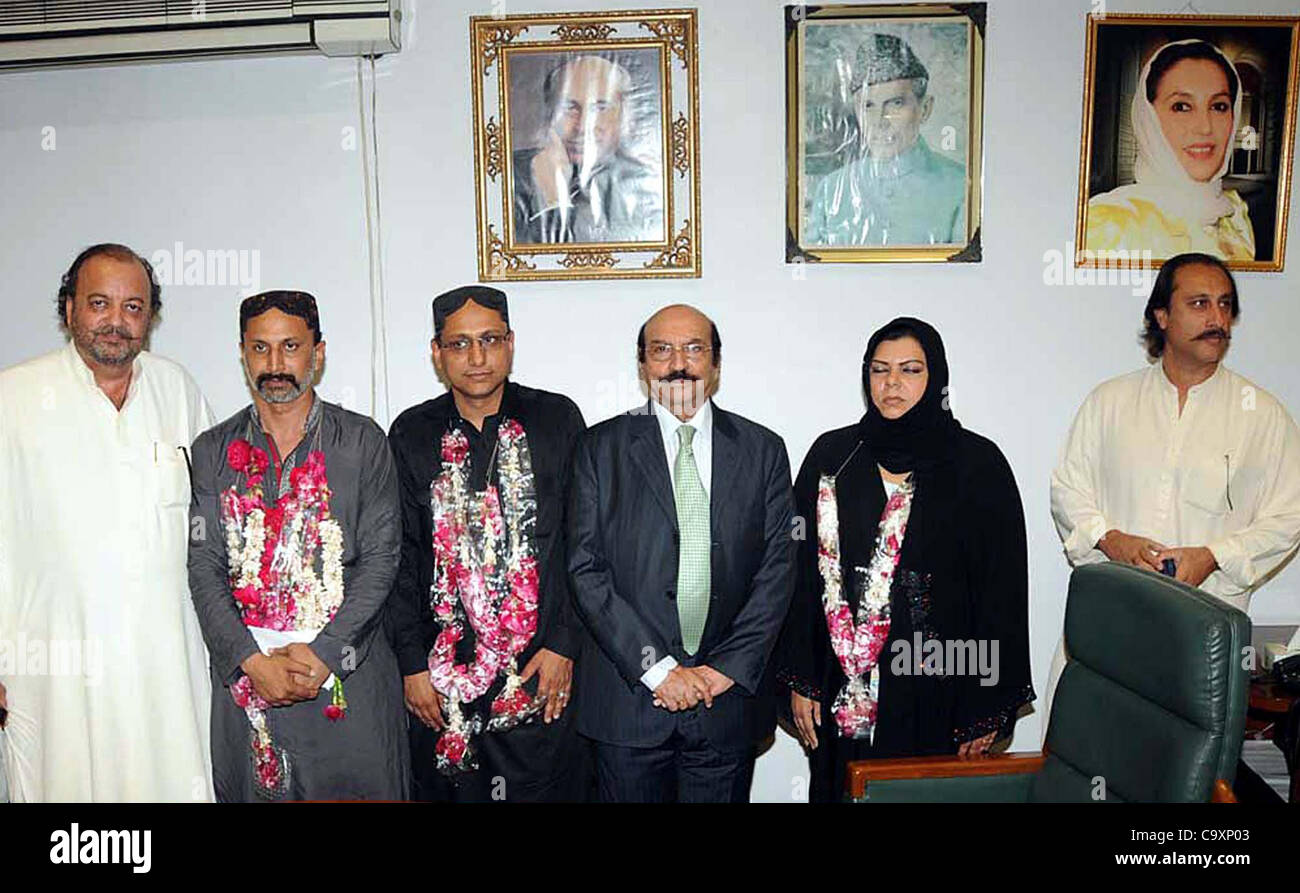 Sindh Chief Minister, Syed Qaim Ali Shah in group photo with elected ...