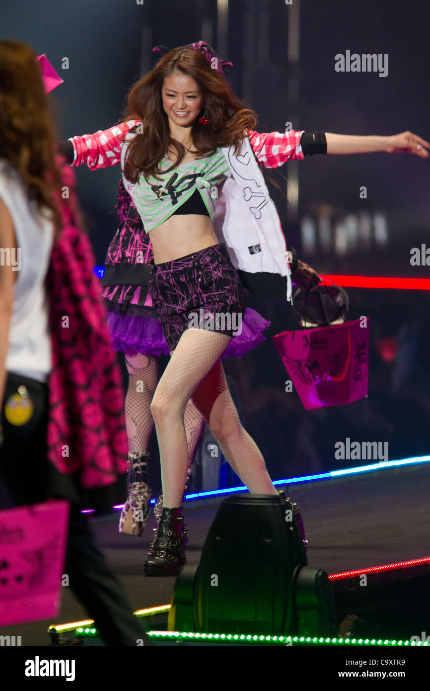 March 3, 2012, Yokohama, Japan - Model Midori Kuzuoka walks down the ...