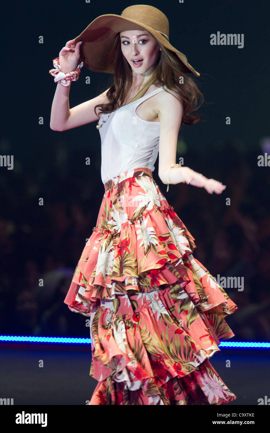 Japanese Girls Fashion 2012