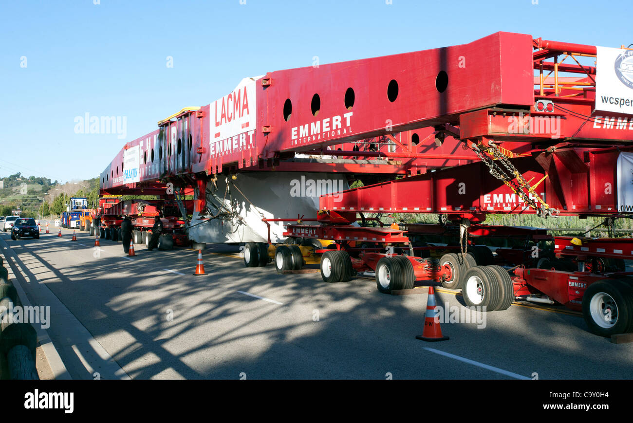 340 ton boulder hi-res stock photography and images - Alamy