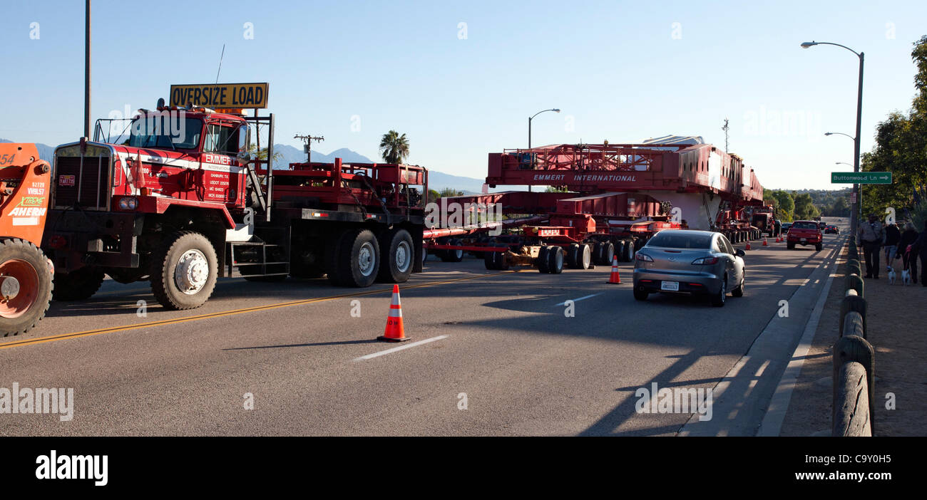 340 ton boulder hi-res stock photography and images - Alamy