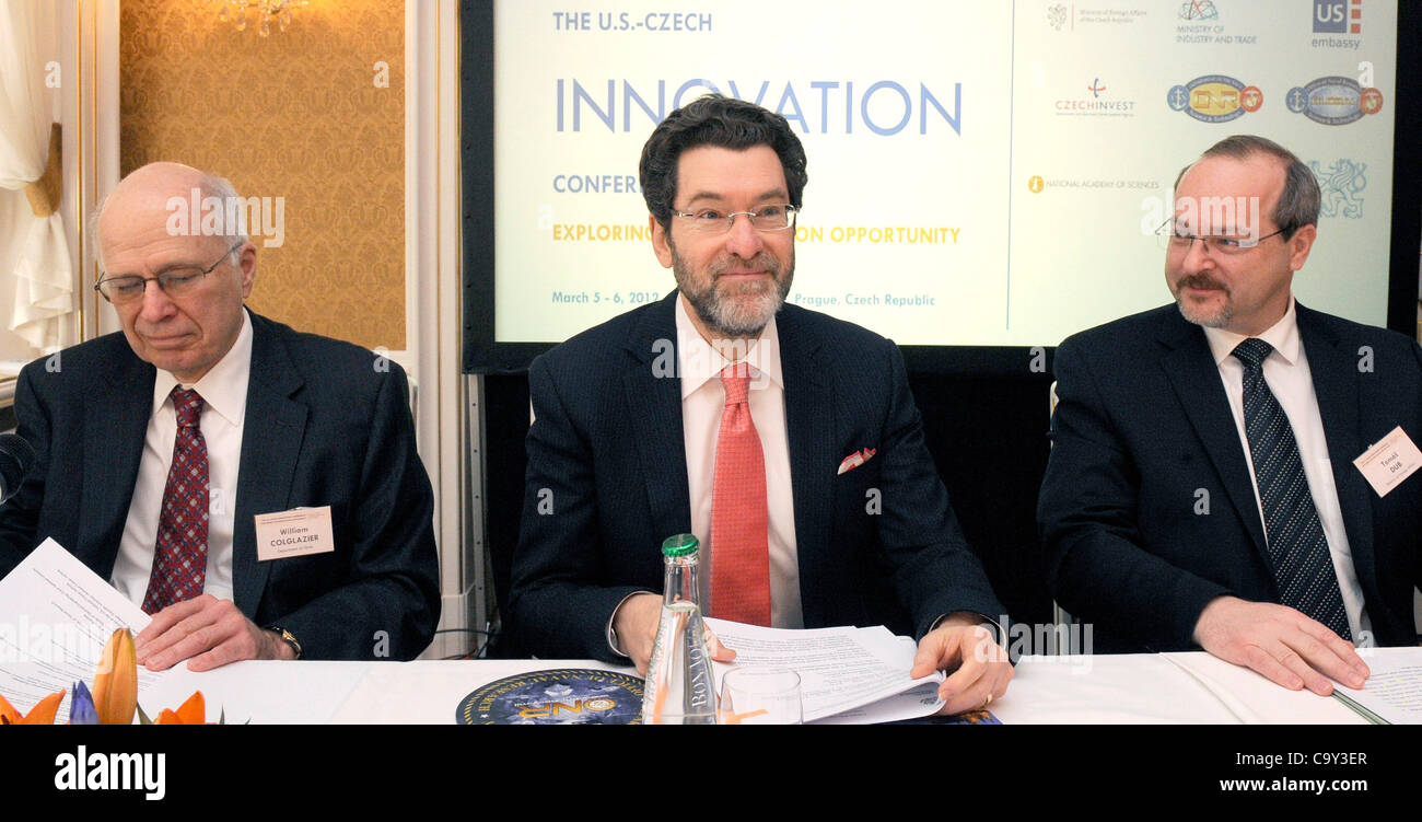 Minister of science technology and innovation hi-res stock photography ...