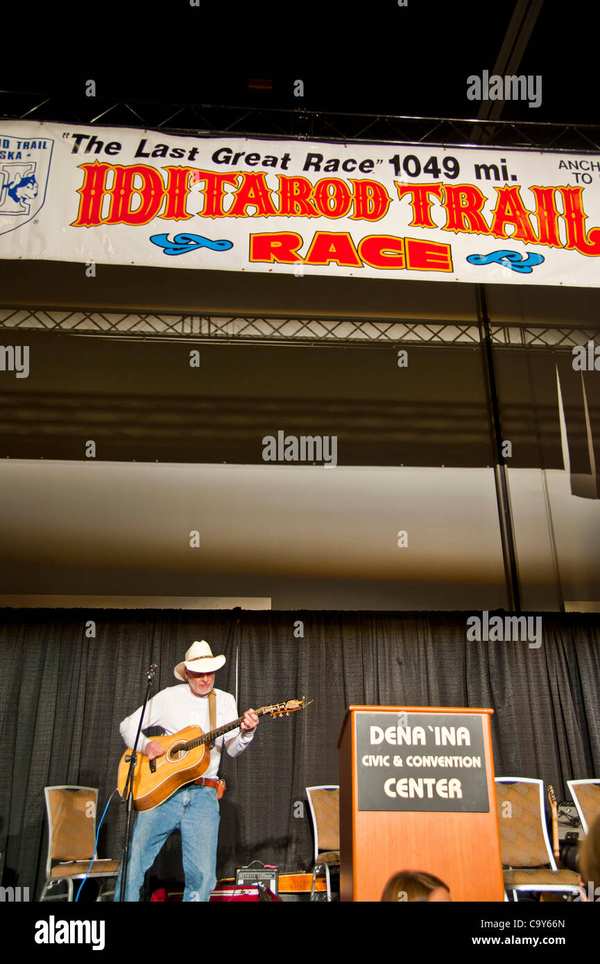 Hobo Jim performs in front of over 1000 mushers and patrons at the ...