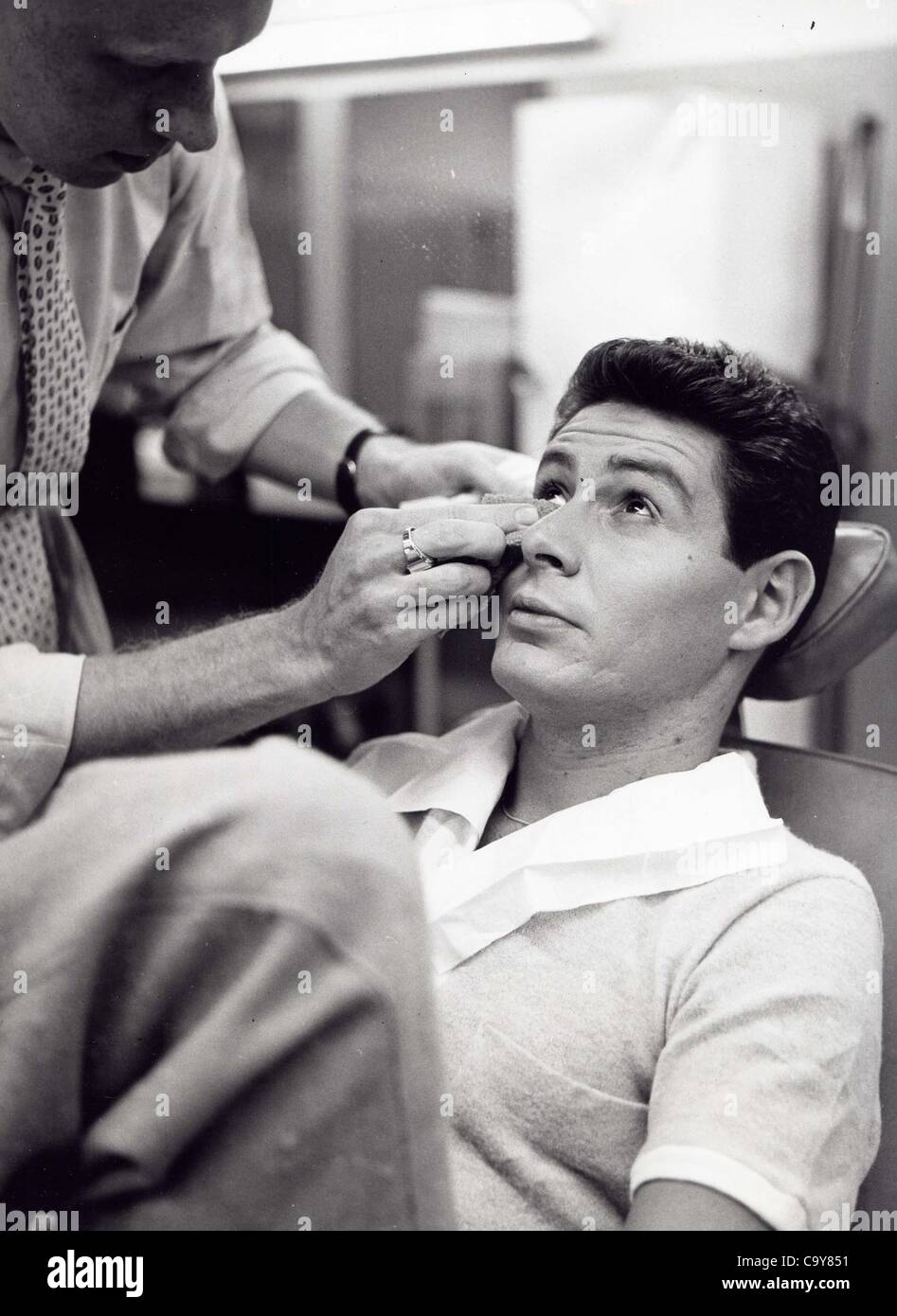 EDDIE FISHER doing make up Coke Time with Eddie Fisher (TV) 1956 ...