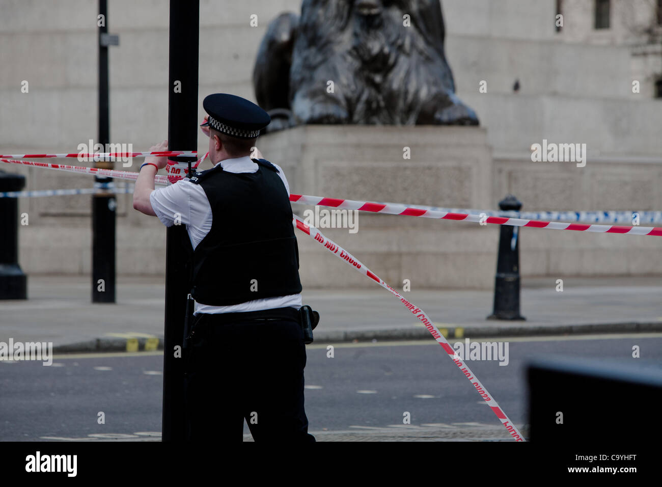 Metropolitan police bomb squad hi-res stock photography and images - Alamy