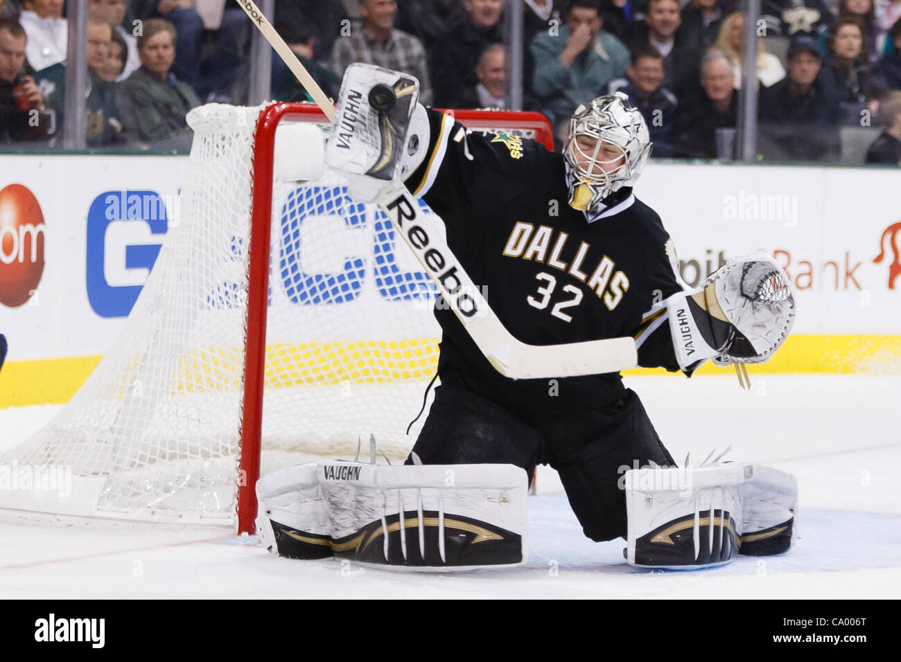March 10, 2012 - Dallas, Texas, US - Dallas Stars Goalie Kari Lehtonen ...