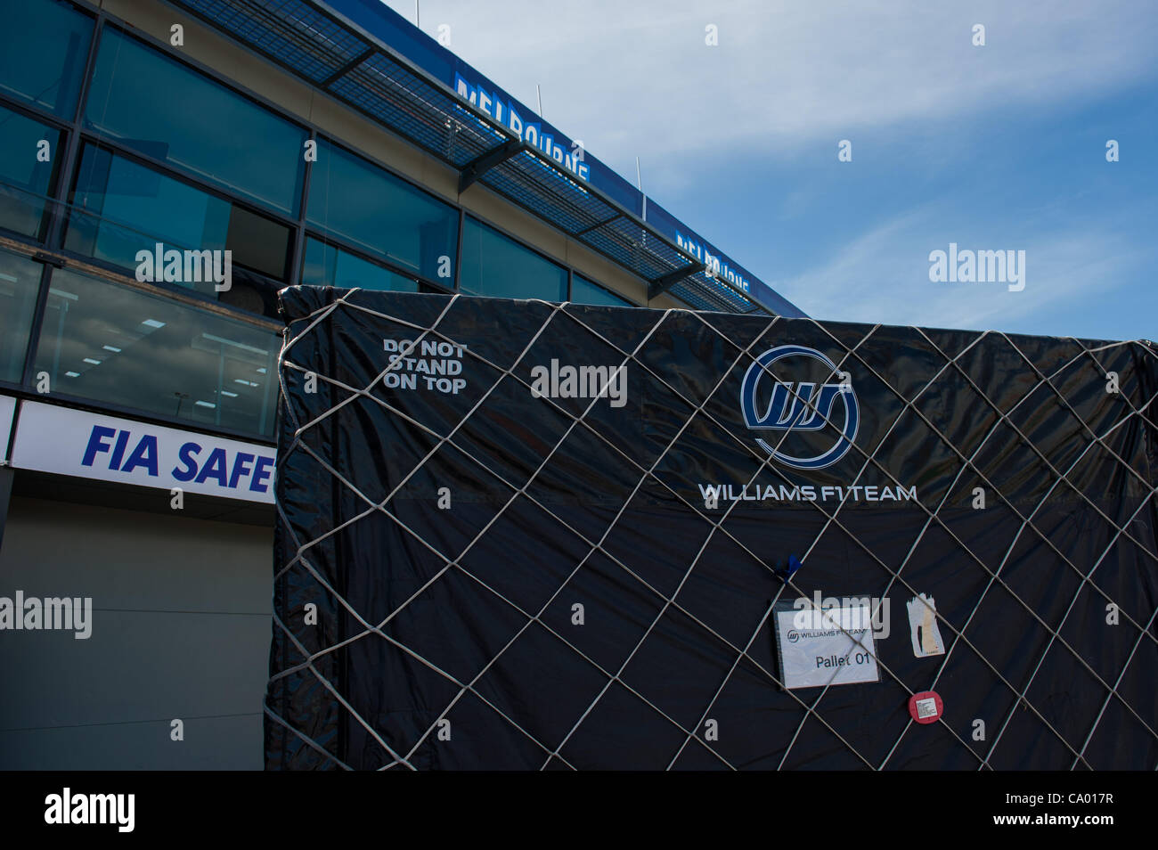 Williams f1 pit team hi-res stock photography and images - Alamy
